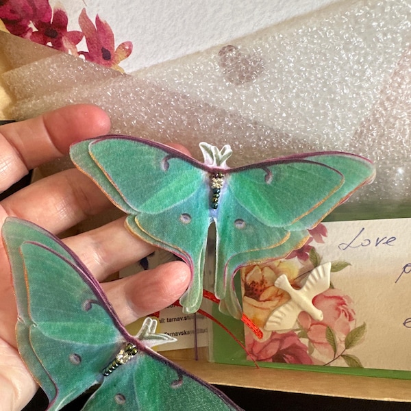Silk Luna Moth Hair Clips With 3d Double-layer Wings - Hair Accessories ...