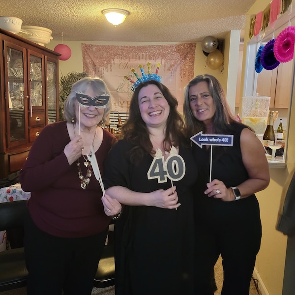 40th Photo Booth Props | FULLY ASSEMBLED | 40th Birthday Photo Booth ...