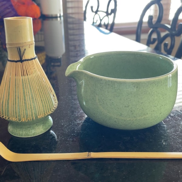 Green Ceramic Matcha Bowl Set With Spout Bamboo Whisk and Chasen Holder ...