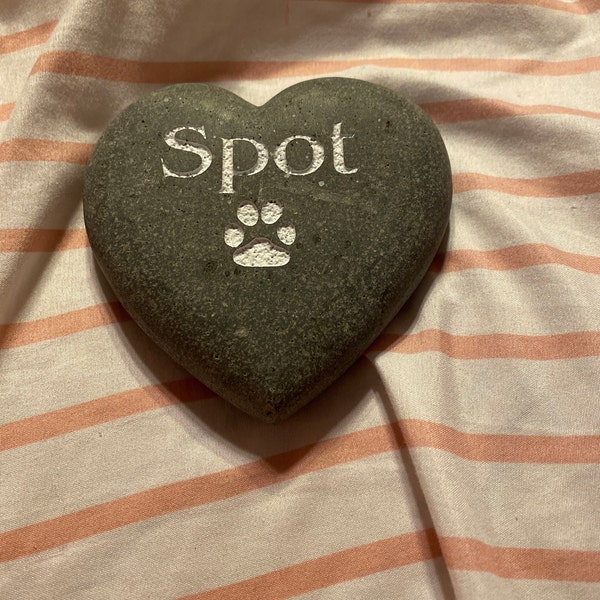 Pet Memorial Stone in Gray & White, Engraved Heart Rock With Your Pets ...