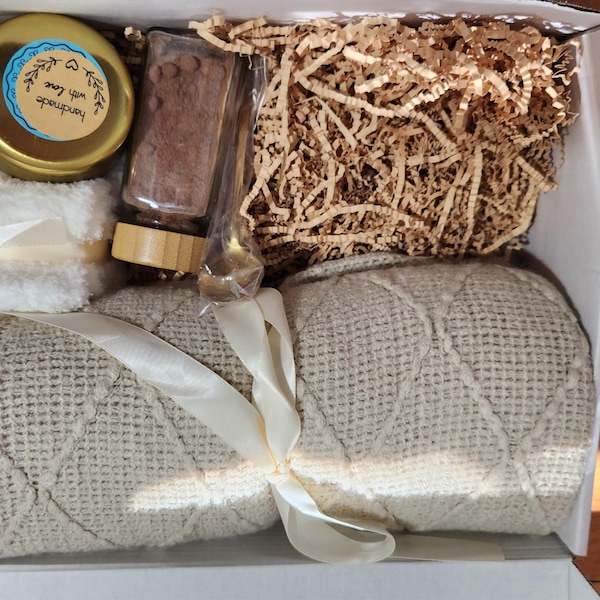 Cozy Hygge Gift Box, Fall Gift Box, Holiday Gifts, Gift Set for Her Mom ...