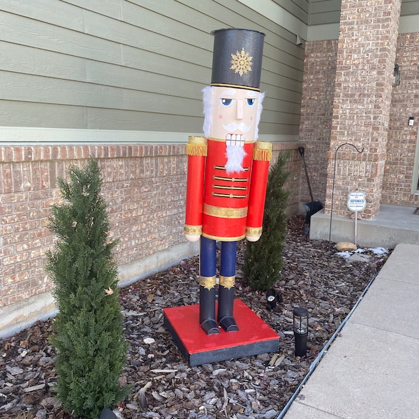 6 1/2 Foot Nutcracker Instructions ..face Template and Supply List ...
