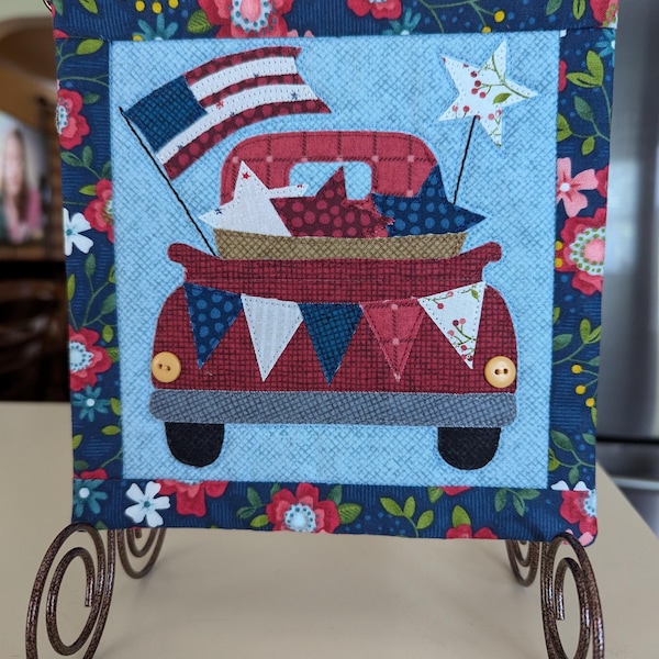 Cherish Yellow Rosebuds, Heatherlee Chan for Clothworks Fabrics, Y3553 ...