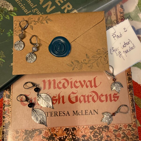 22k Gold Tiny Ruta Graveolens - Rue Leaf - Pure Solid 22K Gold Pendant ...