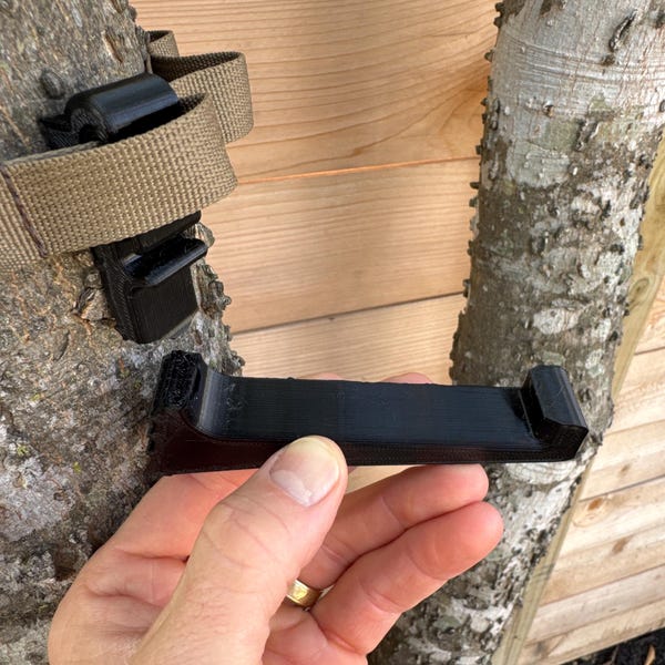 Bow Hanger for Tethrd HYS and Straight Tree Strap - Saddle Hunting - BLACK - Open Loop Easy Slip ...