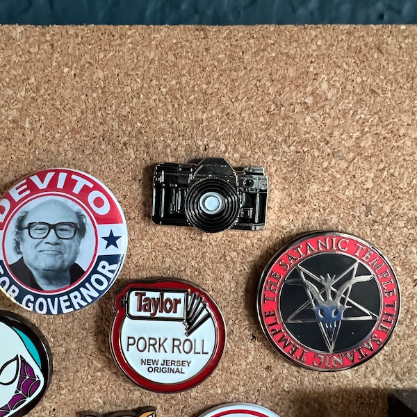 35MM Camera Enamel Pin - Etsy