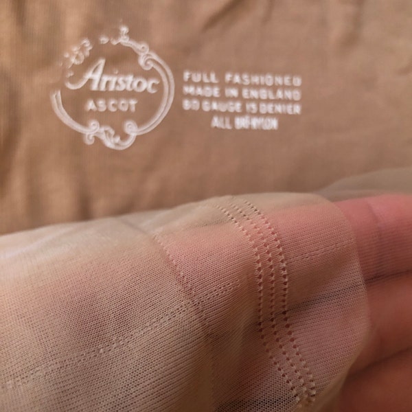 One Pair of Vintage ARISTOC Sheer Point Heel Fully Fashioned Plain Knit ...