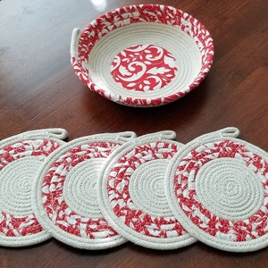 Bzzzzzz Mini Quilt Pattern by Whole Circle Studio | Etsy