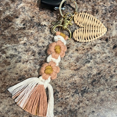 Macrame Flower Keychains Flower Keychains Daisy Keychains Boho ...