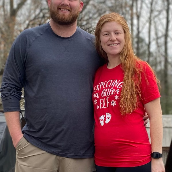 Expecting A Little Elf- Christmas Pregnancy Shirt - Baby Reveal ...