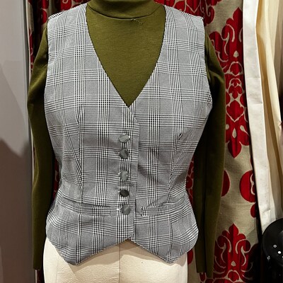 Patrón de costura Gilbert V-neck Buttoned Vest / Patrón de chaleco para ...