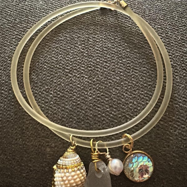 Sea Glass Collectibles - RARE Black PIRATE GLASS Kick-ups - Etsy