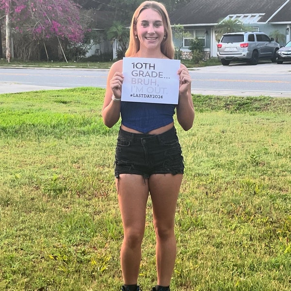 Last Day of 11th Grade Sign Last Day of Junior Year Sign 2024 Goodbye ...