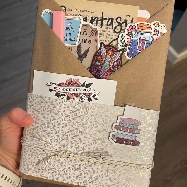 Blind Date With a Book- W/ Stickers, Magnetic Bookmark, Bookmark Log ...
