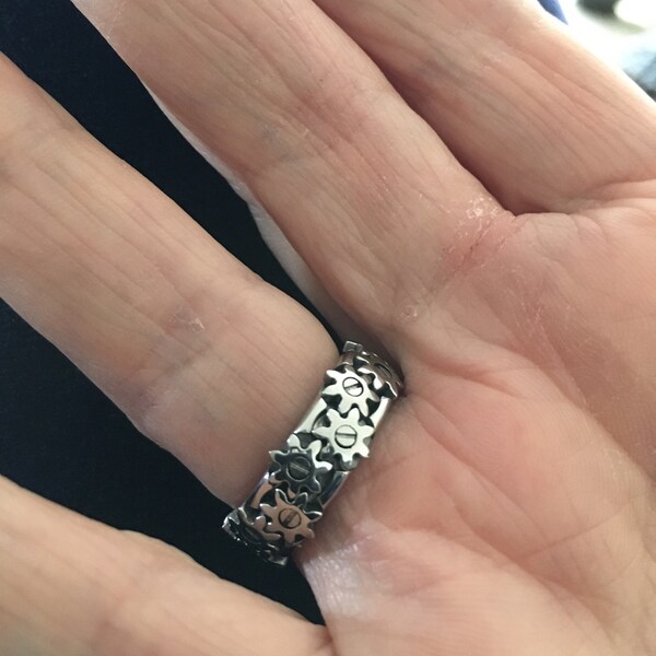 Endless Motion - Rotating Cogs in a Moving Gear Mechanism for Fidgeting ...