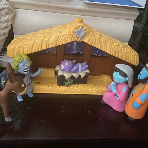 Zombie Nativity Set of 5 Figurines | Resin Christmas Decor | Funny ...