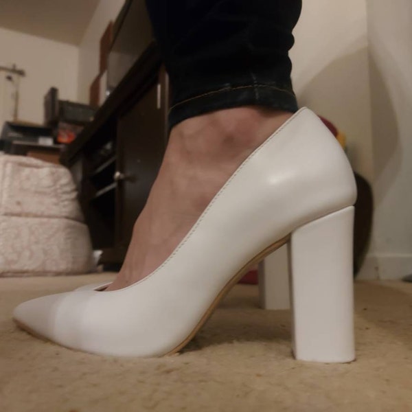 Blue Wedding Shoes With High Pointy Heel, Bridal Heels With V-notched ...