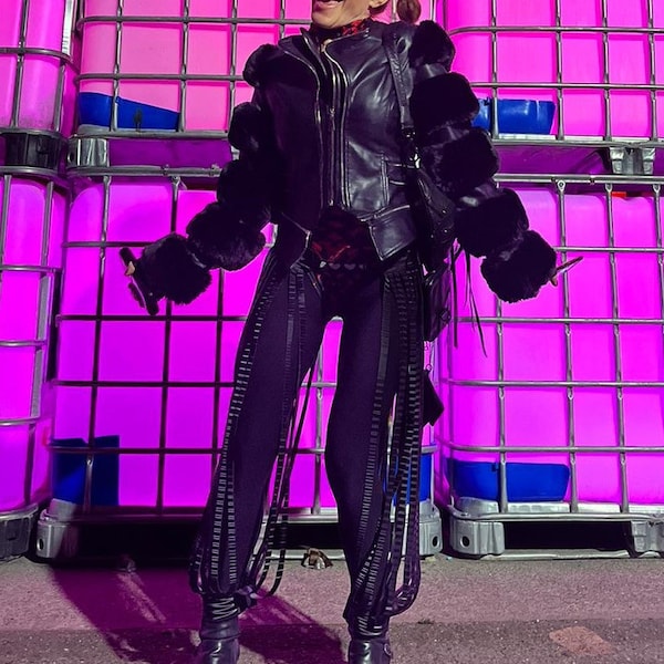 3D Striped Super Shiny Black Vinyl 2-way Stretch 58/60” Sold by the YD ...