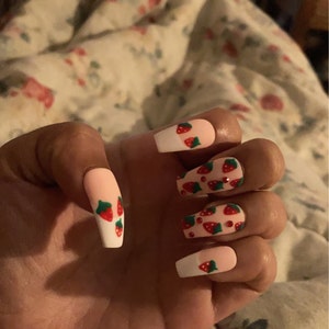 STRAWBERRY CHEESECAKE Set | Luxury Press on Nails | Handpainted Nails ...