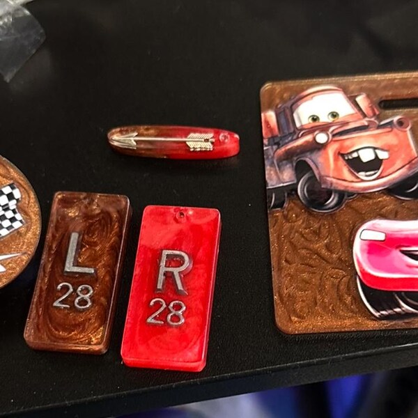 Blue and Red Student X-ray Anatomical Side Markers With a Shimmer ...