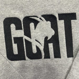 Realistic Heartbeat Embroidery Design-anatomical Heart Between ...