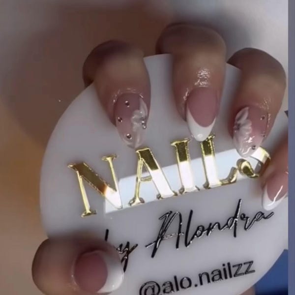 Customizable Acrylic Nailfie Disk: Enhance Manicure Photos & Nail Art ...