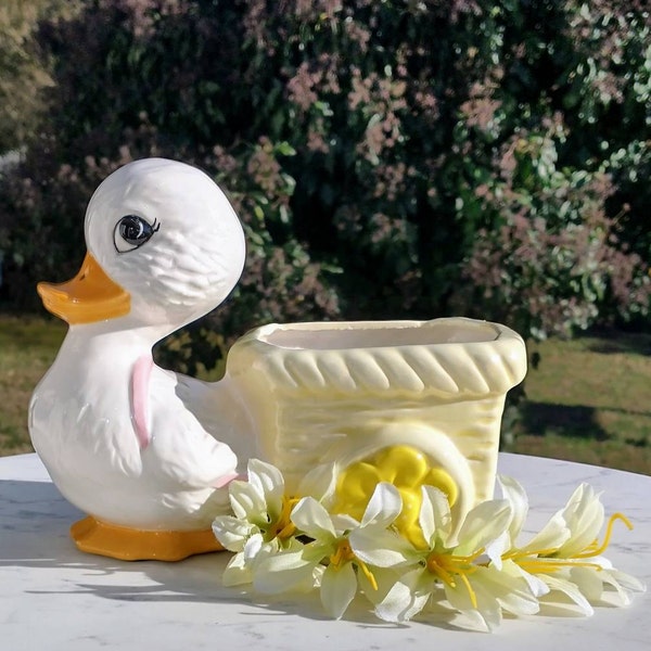 Hand Painted Fenton Glass Daffodil Duck Figurine Signed by Artist T ...