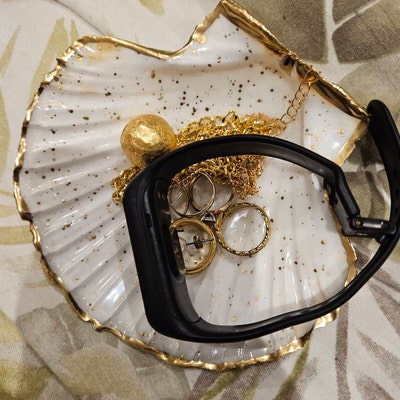 William Morris Granville Gold and Green Scallop Shell Dish Ornament ...