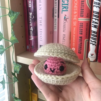 PATTERN: Low Sew Cleo the Clam Pattern Amigurumi Clam Pattern Crocheted ...