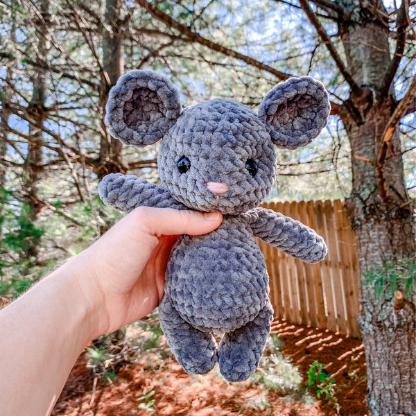 Nibbles the Mouse / LOW SEW Crochet Pattern / Crochet Mouse Pattern - Etsy