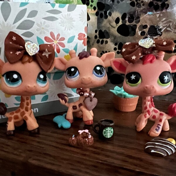 Hasbro Littlest Pet Shop Mommy/ Daddy and Baby Bunny Rabbit With ...