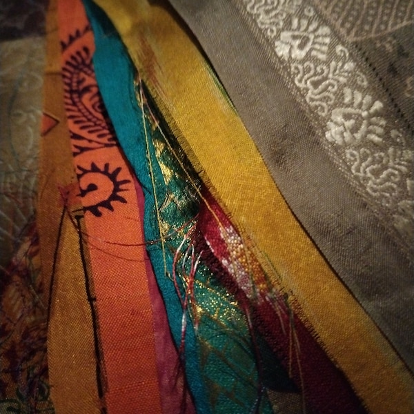 Huge Lot 100% Pure Silk Vintage Sari Fabric Remnants Scrap Bundle ...