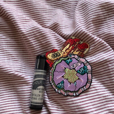 Glamour Wound Skull Pyramid 1 Lapel Enamel Pin White Pink Copper Metal ...