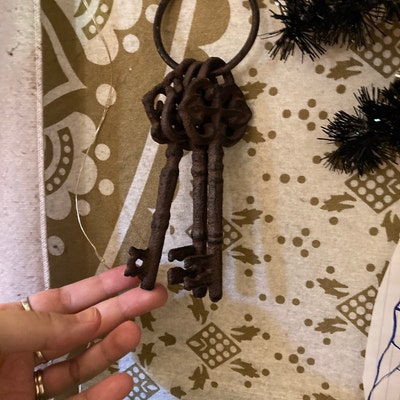 Vintage Cast Iron Keys Set Home Decor Piece - Etsy