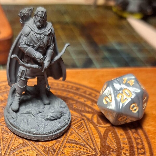 Male Kender Rogue Mini for D&D - TTRPG - 32mm Miniature - Heslin ...