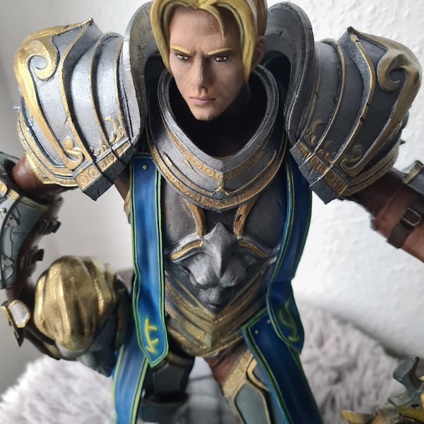 Varian Wrynn Statue - World of Warcraft Collectible - Etsy