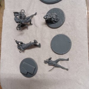 Handler Skull Hunter Resin 3D Print Alien Miniature RPG - Etsy