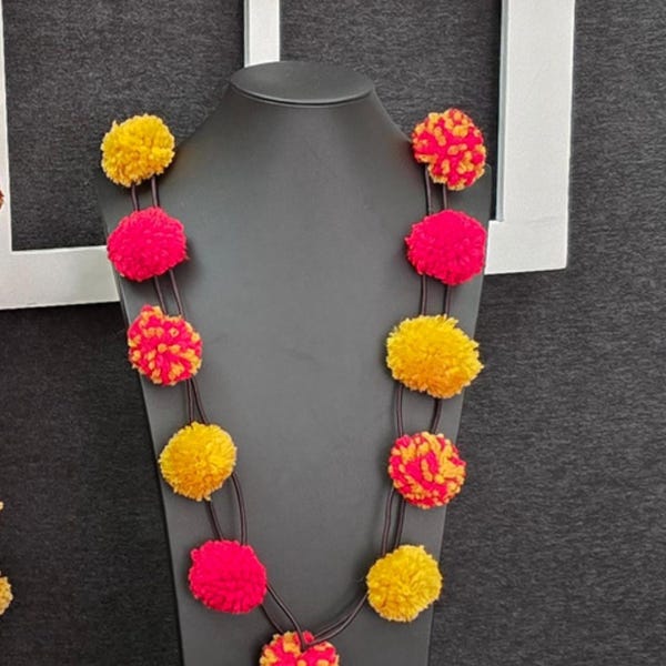 Teal and Black Pom Pom Lei | Game Day Party Favor | Team Appreciation ...