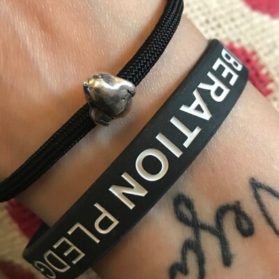 I Love You Sign Language Pin Badge Gift ASL, BSL, AUSLAN Universal - Etsy