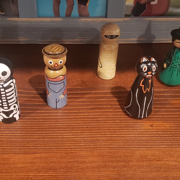 SPOOKY SET of Halloween Peg Dolls, Classic Characters, Shelf Decor ...