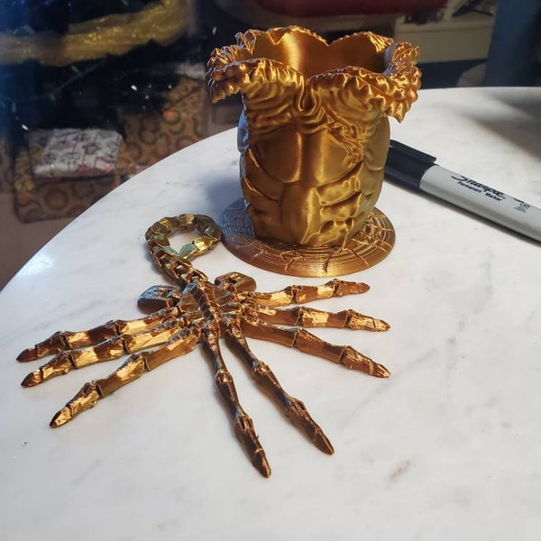 Alien Face Hugger Fidget Toy and Open Egg Sac - Etsy