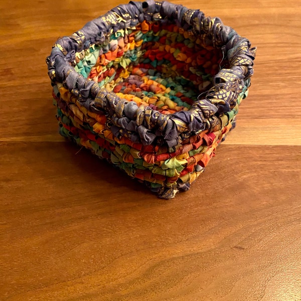 Small Treasures Basket Locker Hooking Kit - Etsy