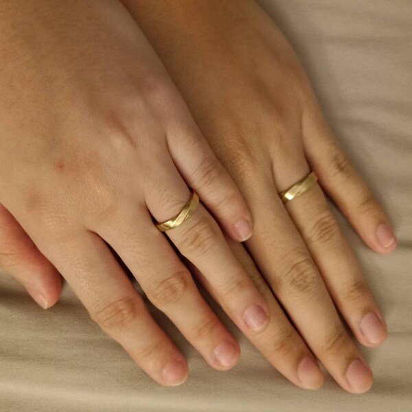 14k Rose Gold Mobius Wedding Band Set | His and Hers Mobius Ring Set ...