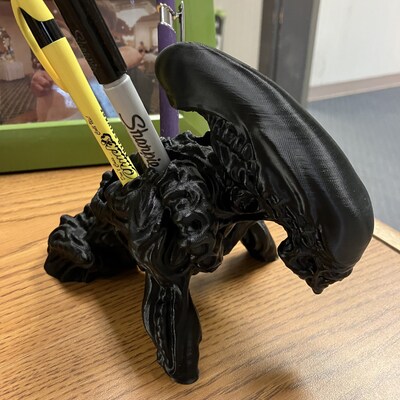 Alien Xenomorph Inspired Pen Holder - Etsy