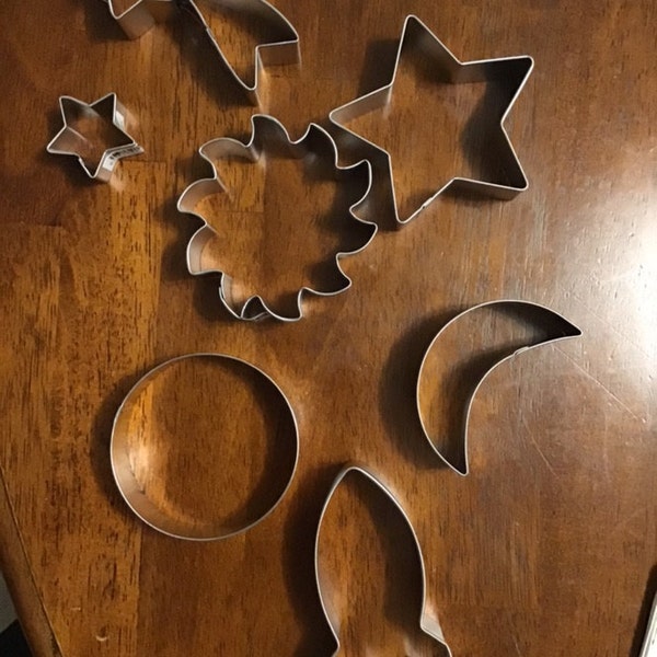 7 Piece Space Cookie Cutter Set Galaxy Solar System Astronomy Metal ...