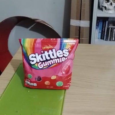 Kit Kat Lovers Bundle Kitkat Gift Set Chocolate Frosted Donut, Lemon ...