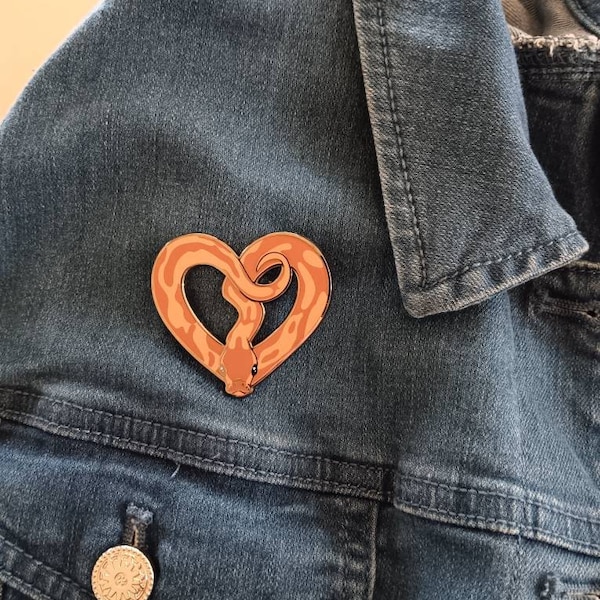 I Heart Snake Enamel Pin (3 Colors!) - Etsy