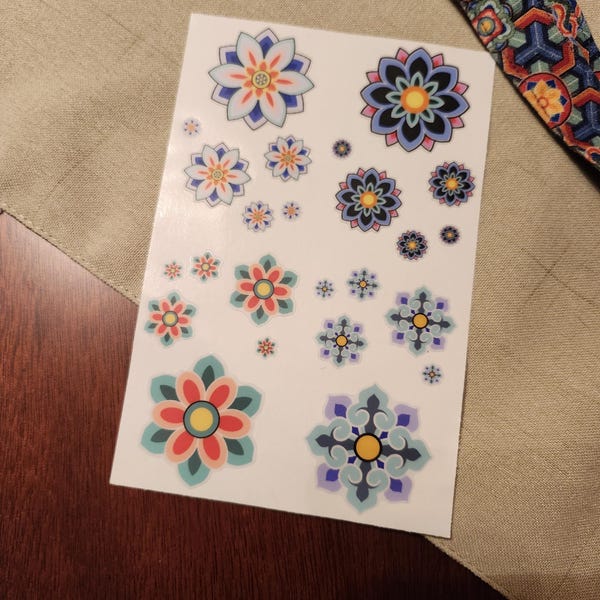 Korean Traditional Pattern Ornament: Dancheong Art Inspired Ornament ...