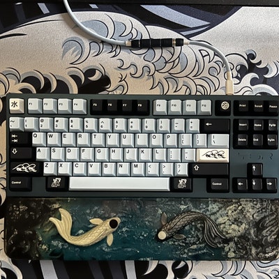 Custom Coiled Keyboard USB Cable With Aviator Connector GMK Dracula - Etsy