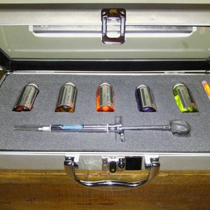 Resident Evil Umbrella Corporation C-virus chrysalid Virus Vial Prop - Etsy